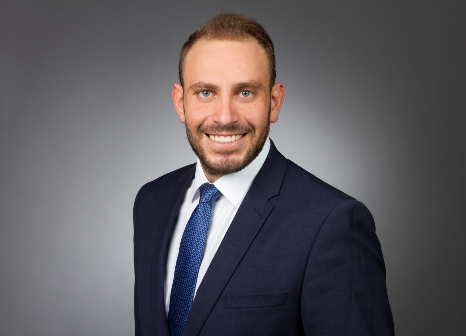 Bernard W. Kaplanian: Weltweiter Kampf um Anleger-Gelder - Businesstalk ...